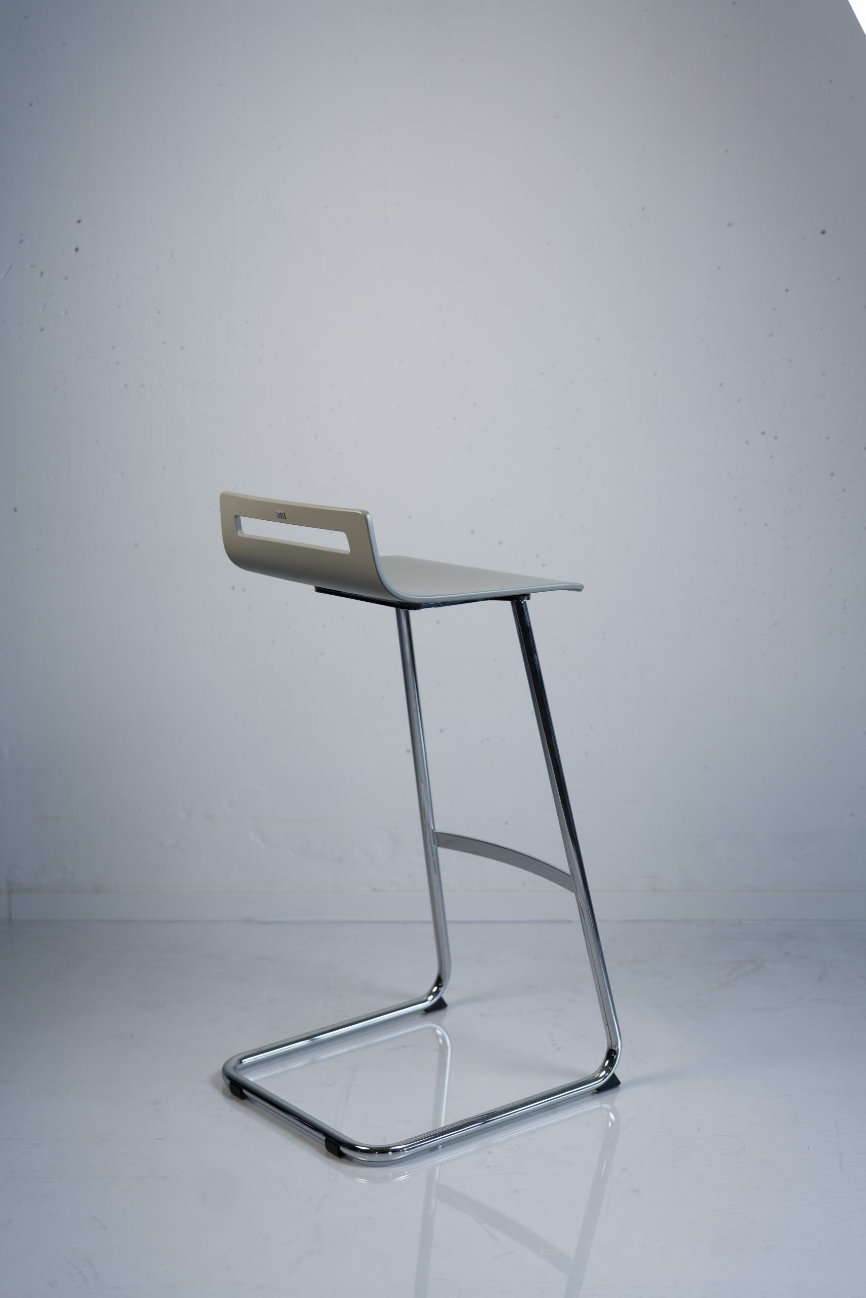 Barhocker meet chair 903, grau, Chrom – Sedus › SELLAMENSA. Shop